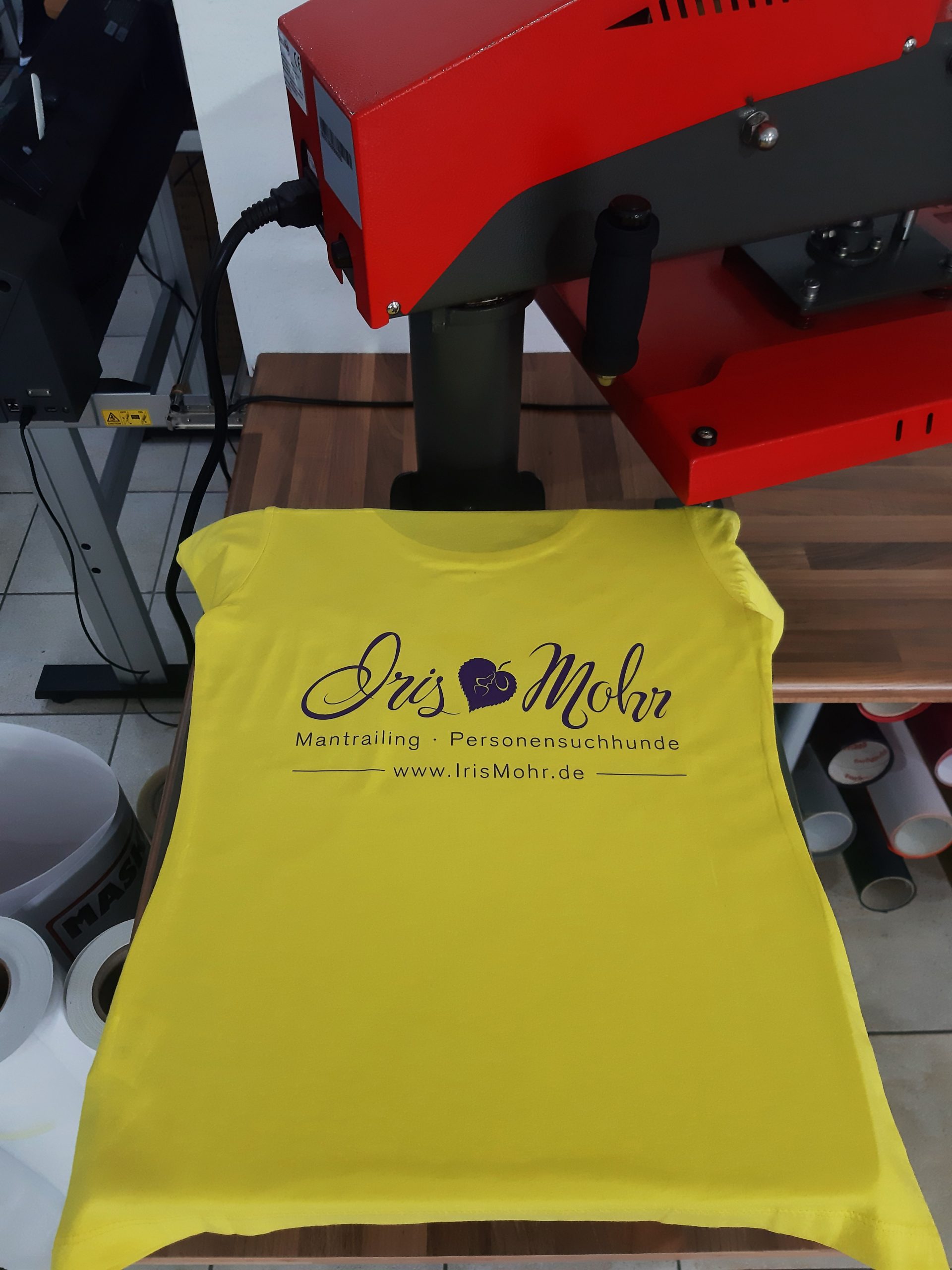 T Shirt Druck Kaltenkirchen Beflocken Und Bedrucken Von Textilien In t-shirt-druck-kaltenkirchen-beflocken-und-bedrucken-von-textilien-in